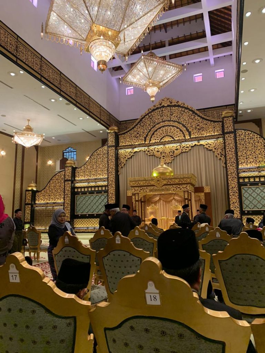 Raja-Raja Melayu I : Keagungan Simbolisme Singgahsana - Suatu Renungan ...